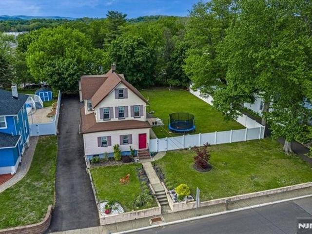 Alps Rd, Wayne, Home For Sale