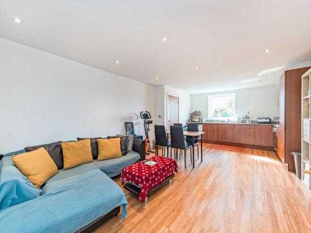 Alscot Road, London SE1 2 bed flat to rent £2,350 pcm £542 pw