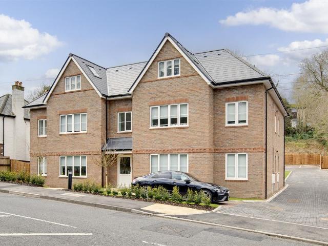 Altus, Flat 4, 132 134 New Road, High Wycombe HP12, 2 bed flat to rent, £1,600 pcm | PrimeLocation