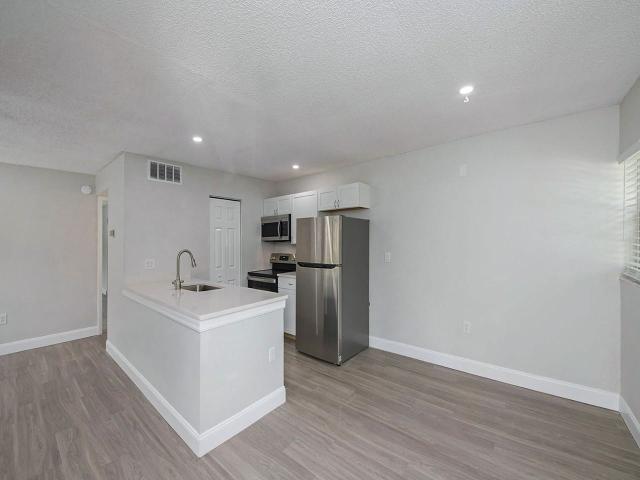 Altura Largo 1 Bedroom Apartment for Rent at 2200 Gladys Street, Largo, FL 33774