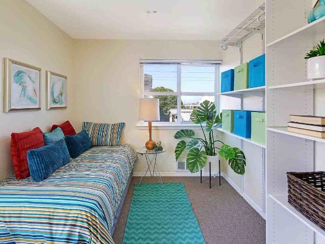 Alturra Studio Apartment for Rent at 306 Summit Ave E, Seattle, WA 98102 Broadway
