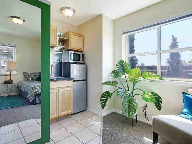 Alturra Studio Apartment for Rent at 306 Summit Ave E, Seattle, WA 98102 Broadway