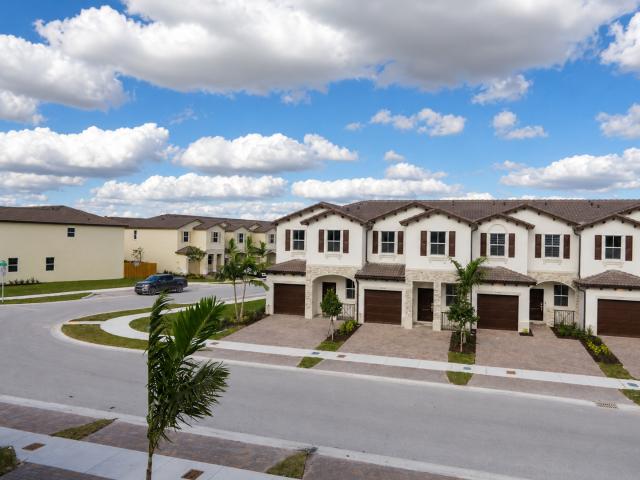 ALTAMIRA TOWNHOUSE