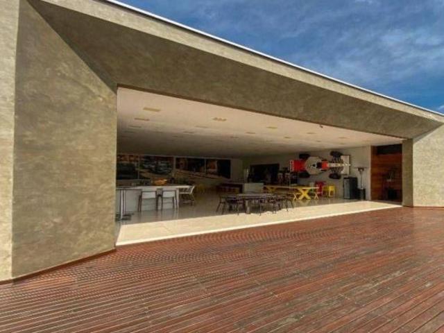 Altíssimo Padrão no Condomínio Chácaras Santa Maria – Esquina com 3 Frentes