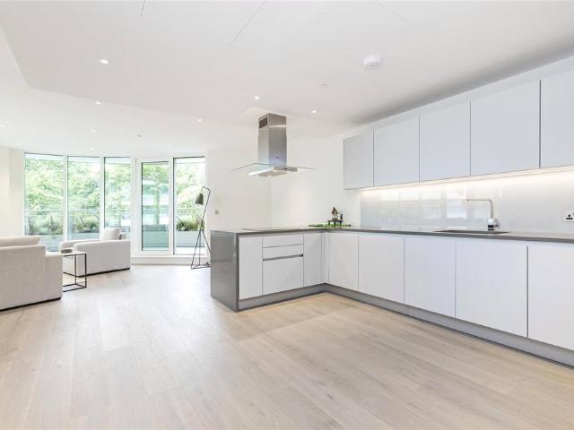 Altissima House, 340 Queenstown Road. 3 bed apartment to rent £6,067 pcm £1,400 pw