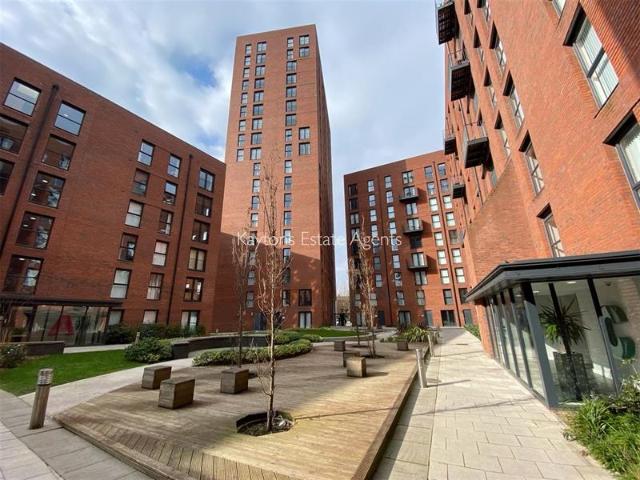 Alto Apartments, Sillivan Way