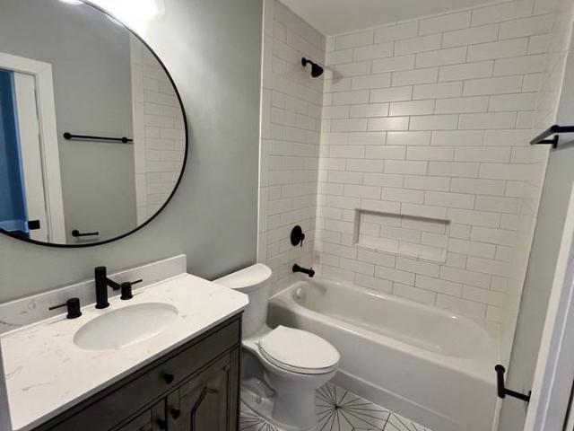Alto Corp Property 1 Bedroom Apartment for Rent at 6087 Montgomery Rd, Cincinnati, OH 45213 Pleasant Ridge