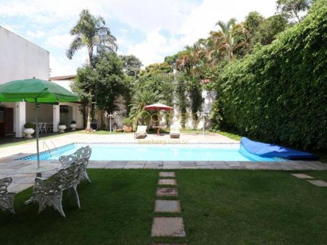 Alto da Boa Vista/ 4 suítes / piscina e quadra