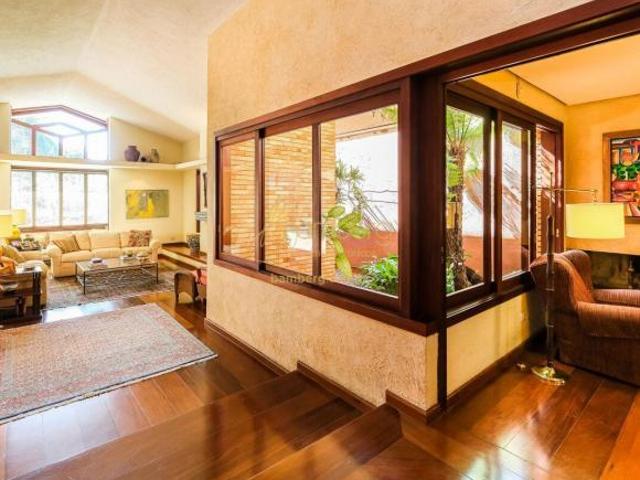 Alto da Boa Vista/ 900 metros / 4 quartos/2 suítes