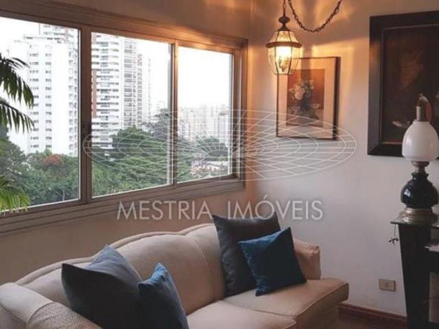 Alto da Boa Vista / Apartamento com lazer de clube!