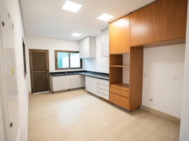 Alto da Boa Vista Casa MOBILIÁDA em Condomínio 4 suítes 480m² Piscina Rooftop