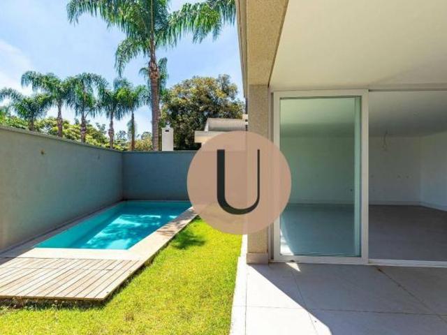 Alto da Boa Vista. Casa em condomínio. Alto padrão. 4 suítes e piscina privativa em 410m2