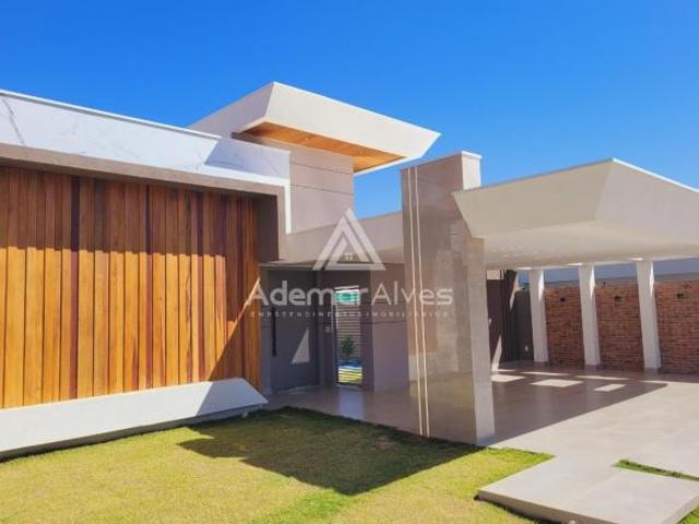 ALTO DA BOA VISTA, SOBRADINHO DF, CASA EM CONDOMINIO FECHADO COM 4 QUARTOS, PISCINA AQUECIDA E ILUMI