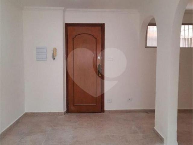 Alto de Pinheiros. térreo. 2 quartos. sem vaga