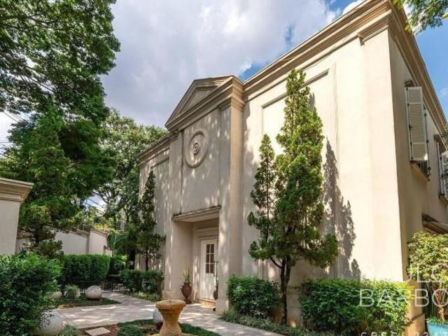 Alto de Pinheiros Venda 5 Suítes 5 Vagas 584 m²
