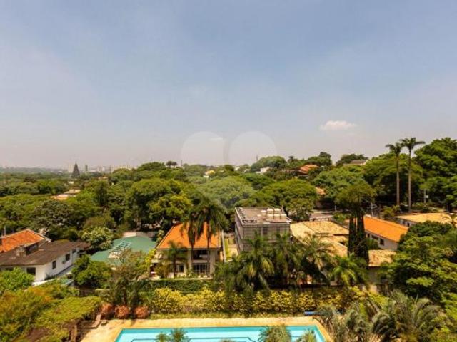 Alto de Pinheiros. Duplex. 4 suítes. 4 vagas. Lazer