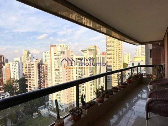 Alto Padrão 226m 4 vagas com depósito varanda gourmet melhor rua do Morumbi