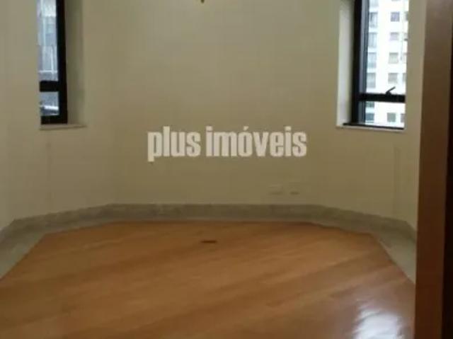 Alto padrão apartamento, com varanda gourmet, 4 vagas rua arborizada