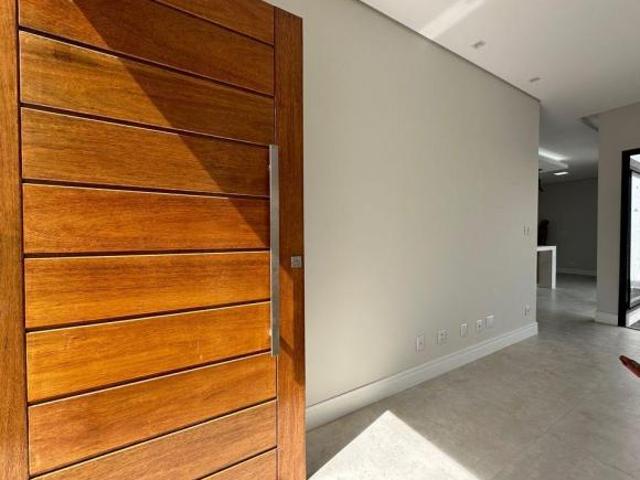 Alto Padrão em um Cenário Privilegiado! Casa no Condomínio Granja Olga