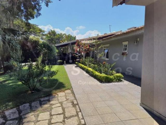 alto padrão em condomínio: 4 suítes, 3 salas, 7 banheiros, 16 vagas de garagem, 487m² Rosário de F