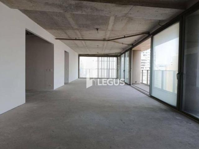 Alto padrão em Pinheiros: exclusividade, espaço e sofisticação em cada detalhe