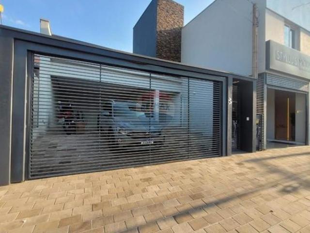 Alto Padrão em Sapiranga: Sobrado 4 Quartos, Piscina!