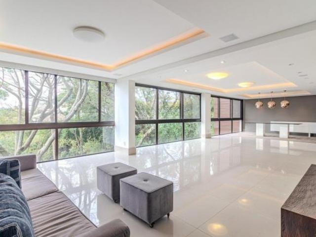Alto Padrão no TERRAZAS: 4 Suítes, 312m² e Vista Incrível para a Natureza