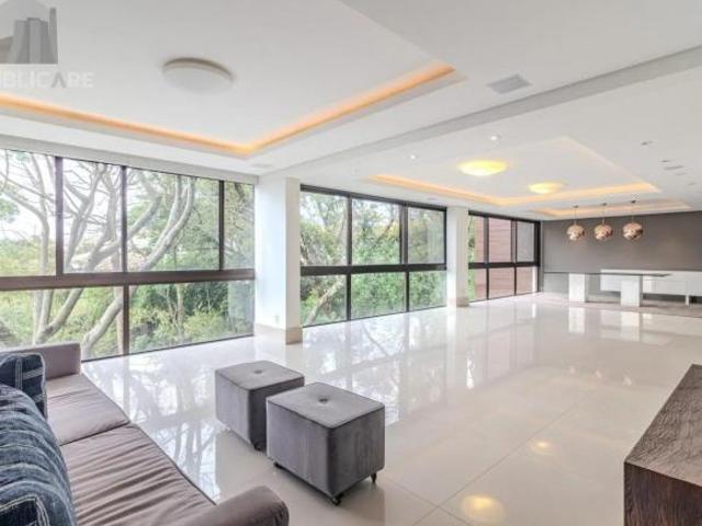 Alto Padrão no TERRAZAS: 4 Suítes, 312m² e Vista Incrível para a Natureza