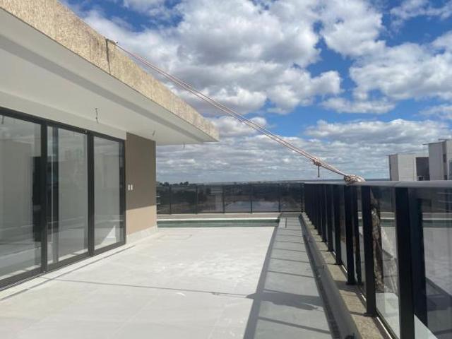 Alto Padrão no Noroeste: Cobertura 220m² com Piscina e Lazer