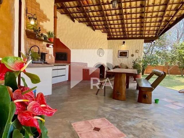 ALTO PARAÍSO CASA COM 4 QUARTOS CHURRASQUEIRA E FOGÃO A LENHA POR ROGER WELT