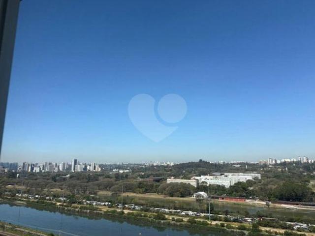 Alto Pinheiros. apartamento a venda 3 quartos. suíte. 3 vagas. lazer