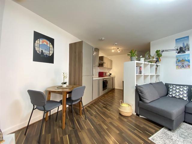 Alto, Sillavan Way, Salford M3, 2 bed flat to rent, £1,350 pcm | PrimeLocation