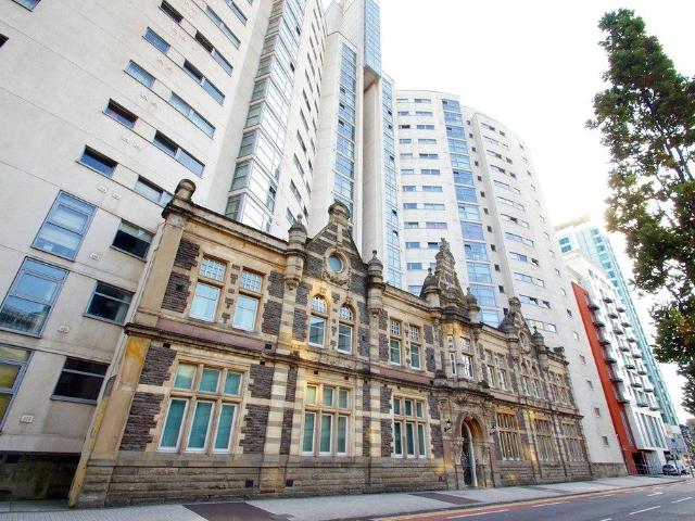 Altolusso, Cardiff CF10, 2 bed flat to rent, £1,200 pcm | PrimeLocation