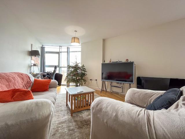 Altolusso, City Centre CF10, 2 bed flat to rent, £1,250 pcm | PrimeLocation
