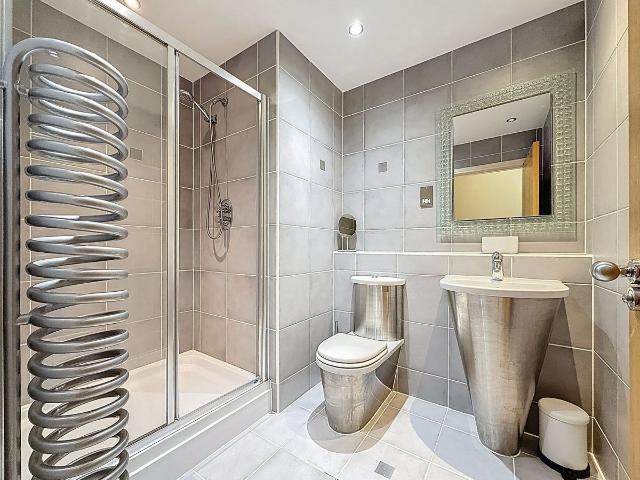 Altolusso, Bute Terrace, Cardiff City Centre CF10, 1 bed flat to rent, £1,100 pcm | PrimeLocation