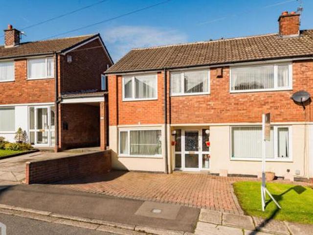 Alton Close, Bury, 4 Bedroom Semi detached