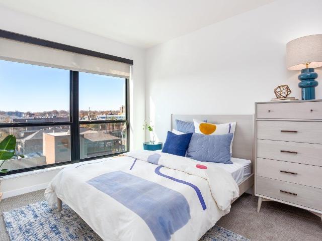 Alton Heights Studio Apartment for Rent at 4111 Broadway, Kansas City, MO 64111 Old Westport