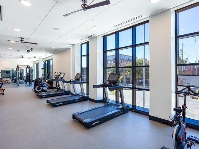 Alton Heights 2 Bedroom Apartment for Rent at 4111 Broadway, Kansas City, MO 64111 Old Westport