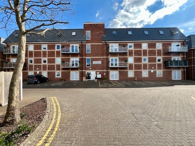 Alton Mews, Aylesbury, HP19 1 bed apartment to rent £1,000 pcm £231 pw
