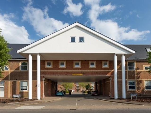 Alton Mews, Aylesbury, HP19 2 bed apartment to rent £1,275 pcm £294 pw