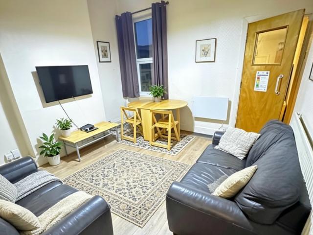 Alton Road, Birmingham B29 4 bed terraced house to rent £1,647 pcm £380 pw