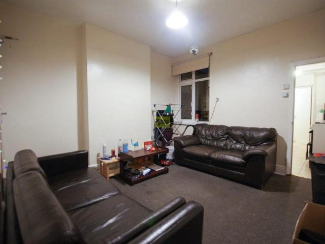Alton Road, Birmingham B29 4 bed terraced house to rent £1,648 pcm £380 pw
