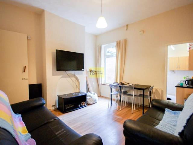 Alton Road, Birmingham B29 4 bed terraced house to rent £1,648 pcm £380 pw