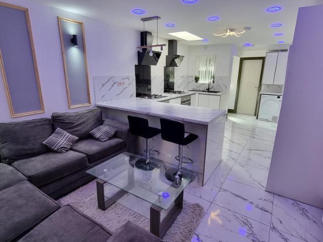 Alton Road, Birmingham B29 6 bed detached house to rent £3,640 pcm £840 pw