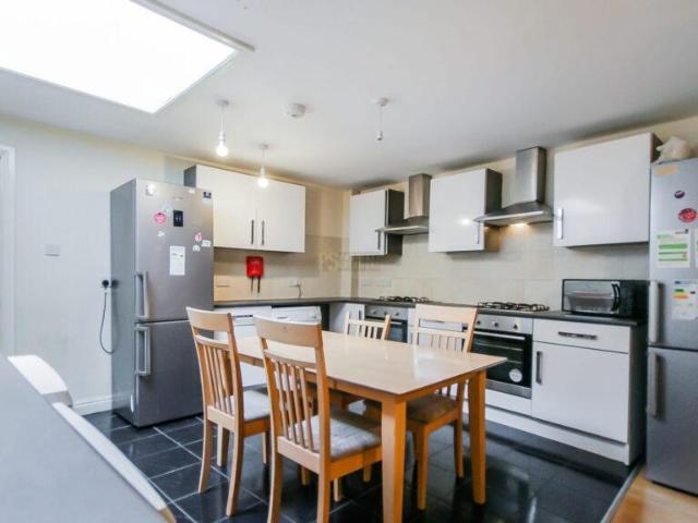 Alton Road, Birmingham B29 7 bed end of terrace house to rent £3,185 pcm £735 pw