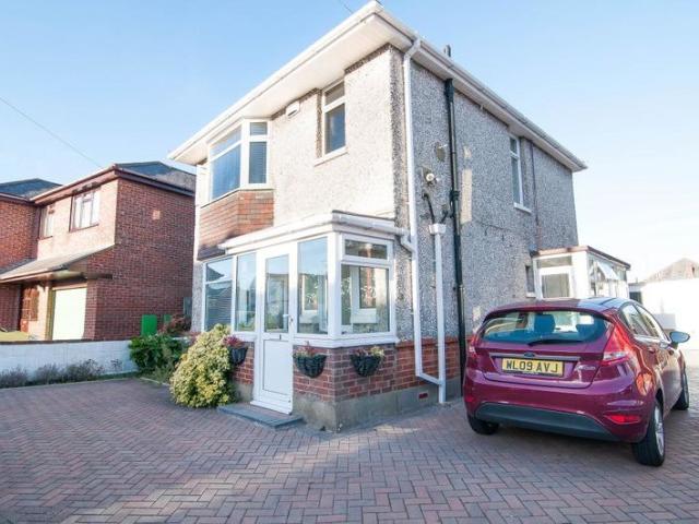 Alton Road, Bournemouth BH10, 4 bed detached house to rent, £1,900 pcm | PrimeLocation