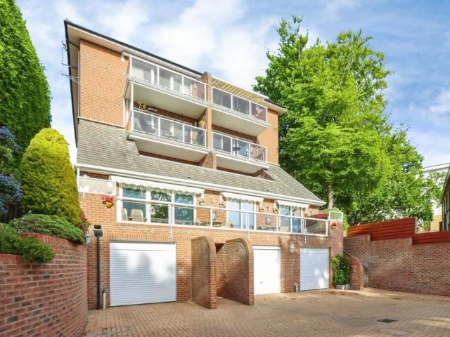 Alton Road, Poole BH14, 2 bed flat to rent, £1,400 pcm | PrimeLocation