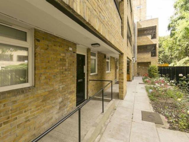 Alton Street, London 2 bed apartment to rent £1,800 pcm £415 pw