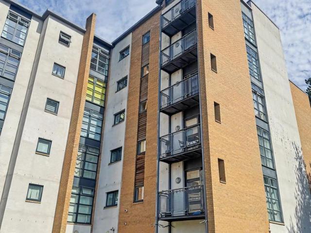 Altrincham Road, Manchester M22 2 bed apartment to rent £1,050 pcm £242 pw