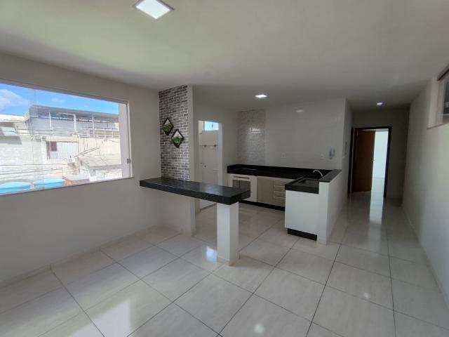 Aluga Apartamento Amplo no Centro 2º Andar